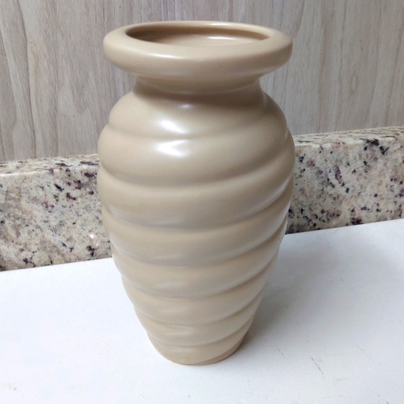 Haeger | Accents | Vintagehaeger Pottery Vase Bee Hive Swirl 605 | Poshmark